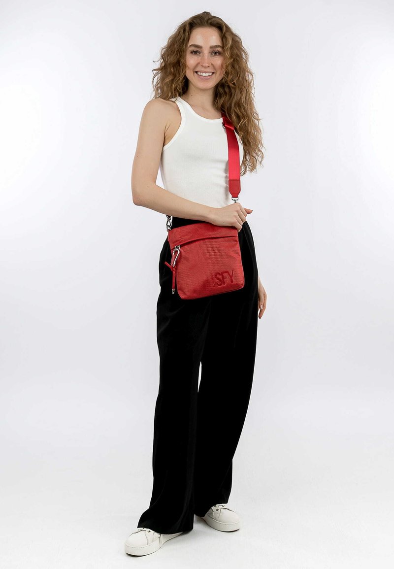 SURI FREY Borsa a tracolla - ruby/rosso screziato - Zalando.it