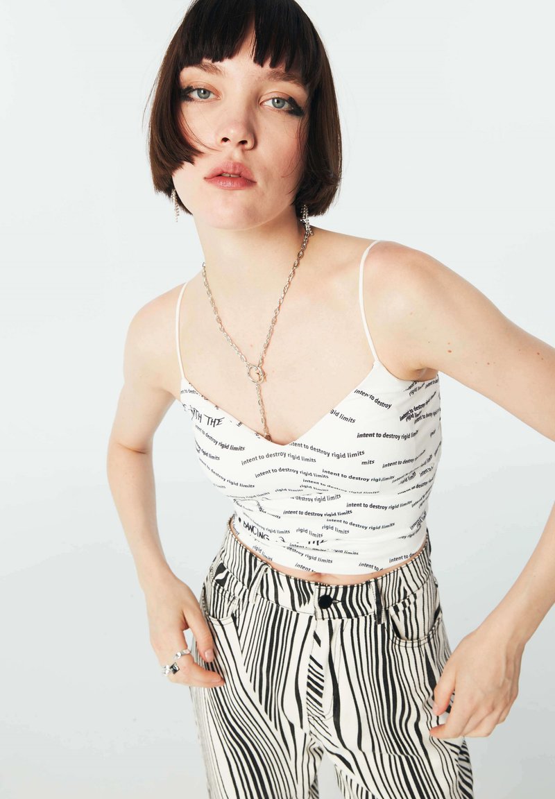 Twist SLOGAN PATTERN - Body - off white/offwhite - Zalando.de