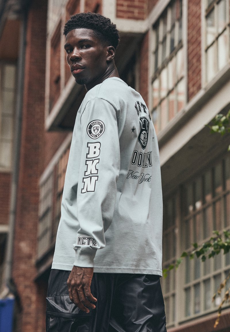 Nike Performance NBA BROOKLYN NETS LONGSLEEVE TEE - Klub merchandise ...