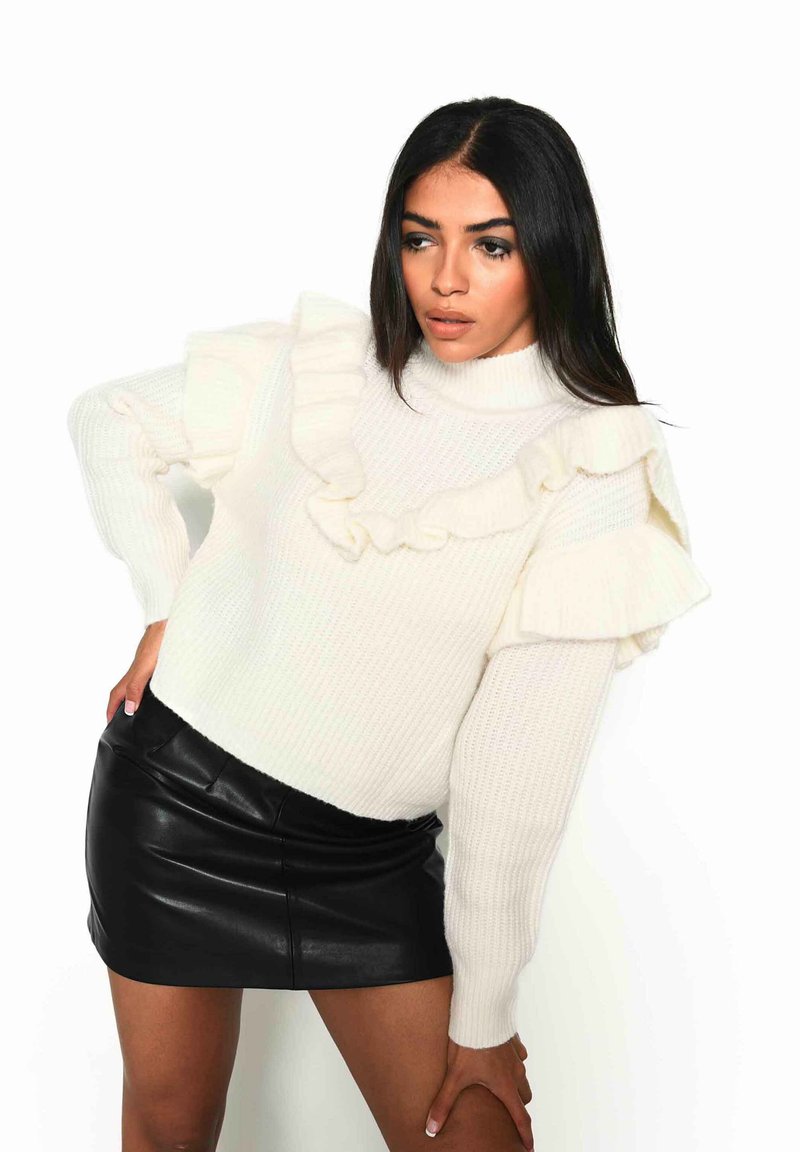 Glamorous HIGH NECK WITH RUFFLE DETAIL - Jumper - cream/off-white - Zalando