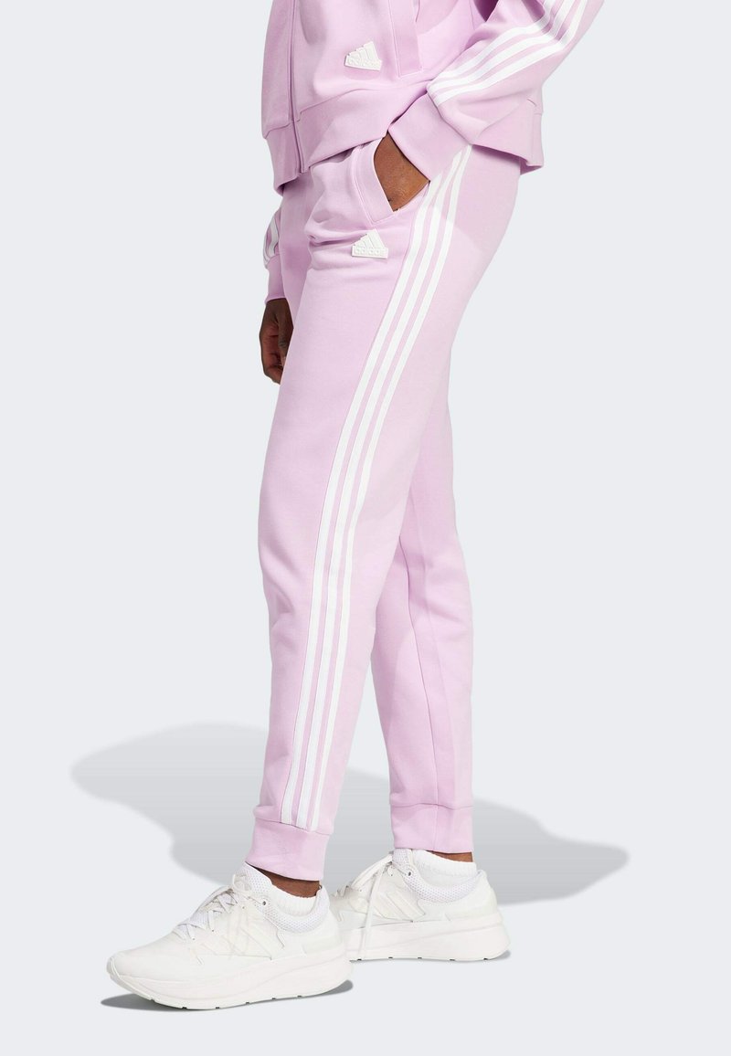 Adidas Sportswear Future Icons 3 Stripes Regular Jogginghose Bliss
