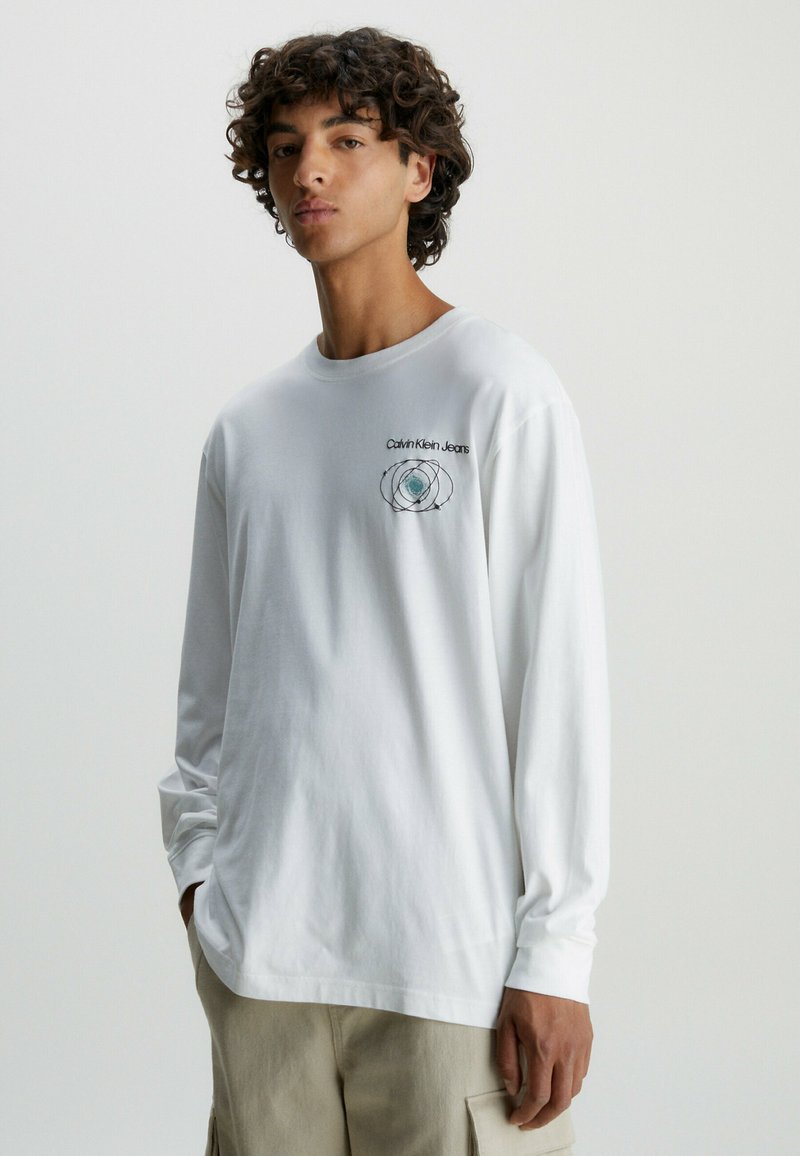 Calvin Klein Jeans FUTURE FADE SLOGAN - Sweatshirt - bright white/white ...