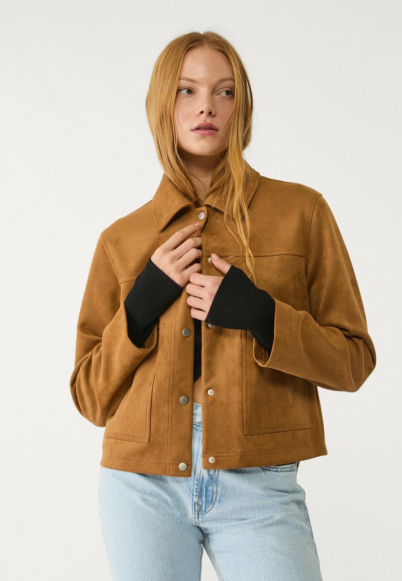 Stradivarius Giacca in similpelle - camel/sabbia - Zalando.it