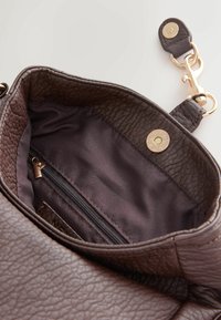Next MESSENGER - Cross body bag - chocolate brown/brown - Zalando