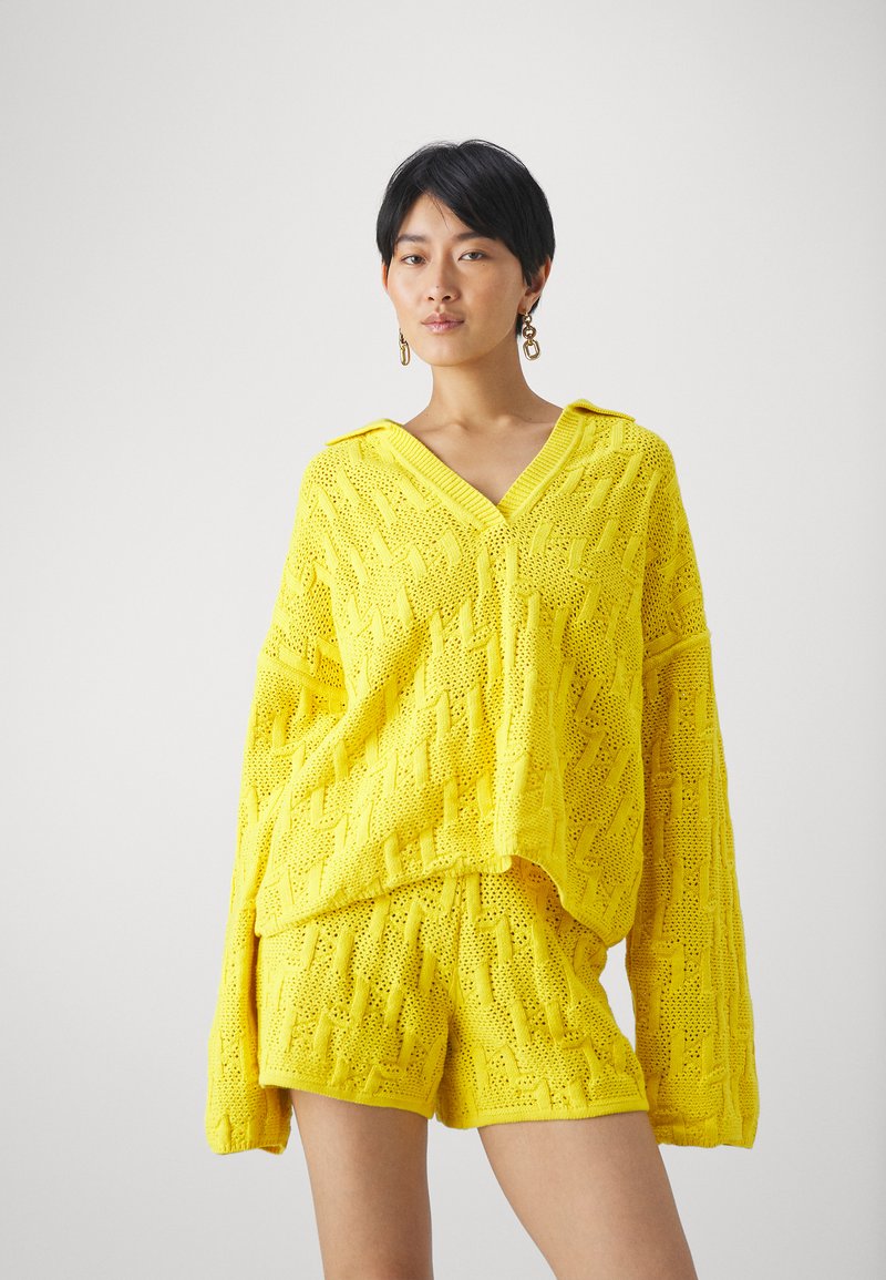 KARL LAGERFELD MONOGRAM - Stickad tröja - blazing yellow/ljusgul ...