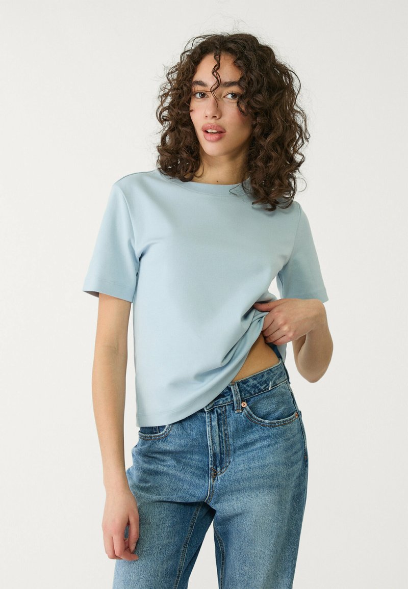 Stradivarius REGULAR FIT - T-shirt basic - light blue/lichtblauw - Zalando.be