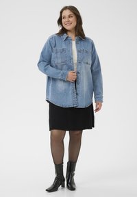 Kaffe Curve KCLEOANA - Denim jacket - vintage blue/blue denim - Zalando