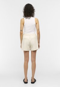 Object ELEGANTE - Shorts - sandshell/offwhite - Zalando.de