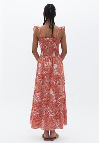 OXXO GIPPED - Maxikleid - floral print/rot - Zalando.at