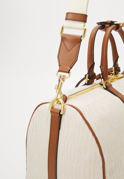 MOSCHINO TRAVEL BAG UNISEX - Weekender - fantasy print ivory/offwhite ...