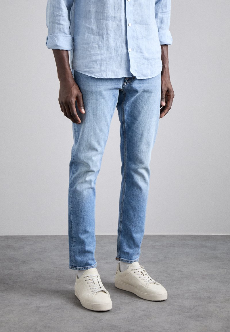 Tiger of Sweden PISTOLERO - Slim fit jeans - dust blue/blue denim ...