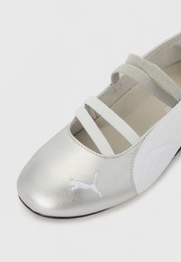 Puma - Baleriny/srebrny - Zalando.pl