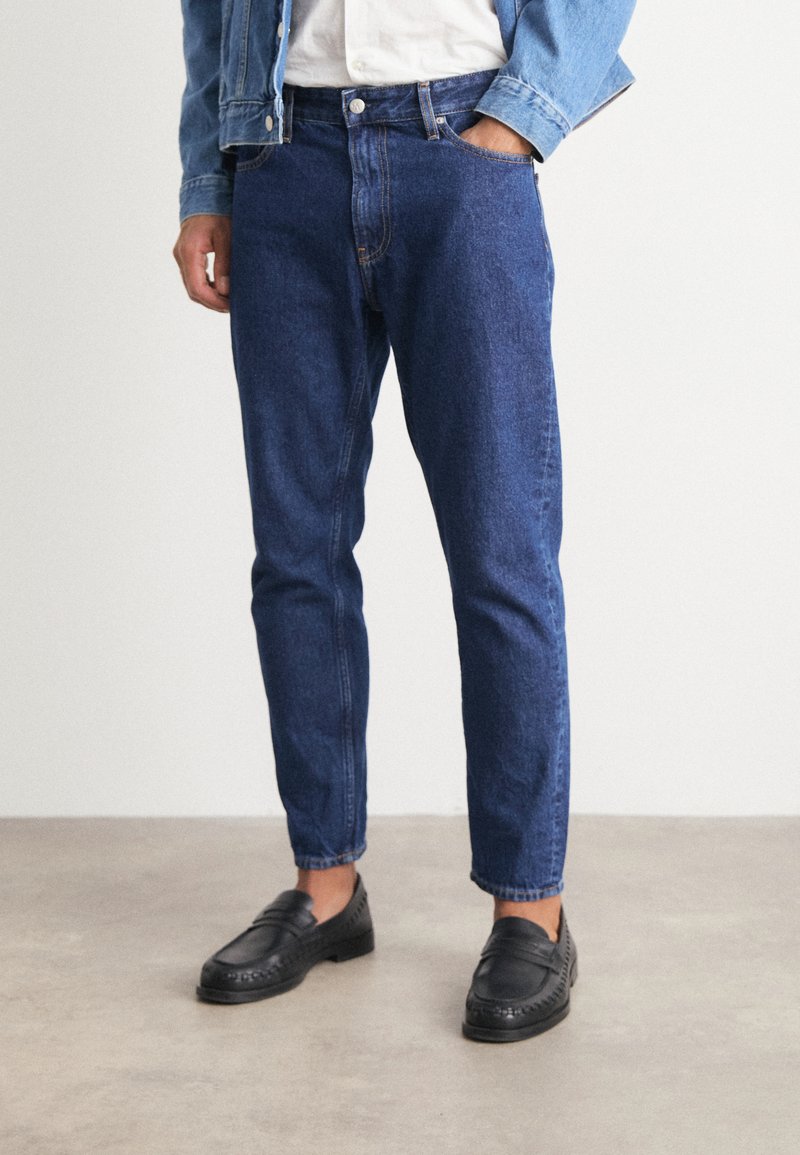 Calvin Klein Jeans DAD - Relaxed fit jeans - denim dark/dark-blue denim ...