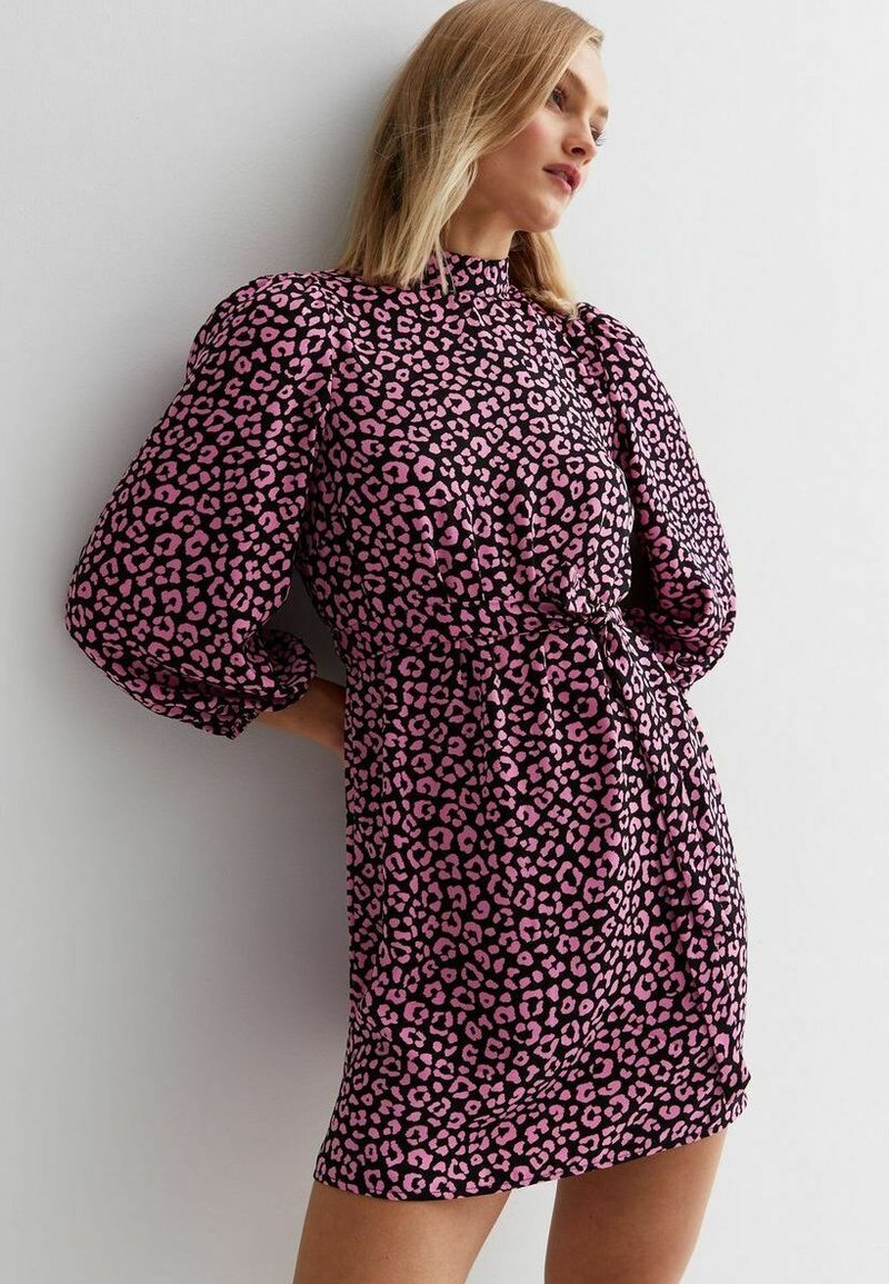 New Look LEOPARD PRINT HIGH NECK BELTED MINI - Jurk - pink pattern ...