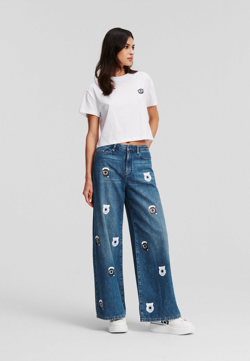 KARL LAGERFELD x DARCEL DISAPPOINTS - Flared Jeans - mid blue/blau - Zalando.de