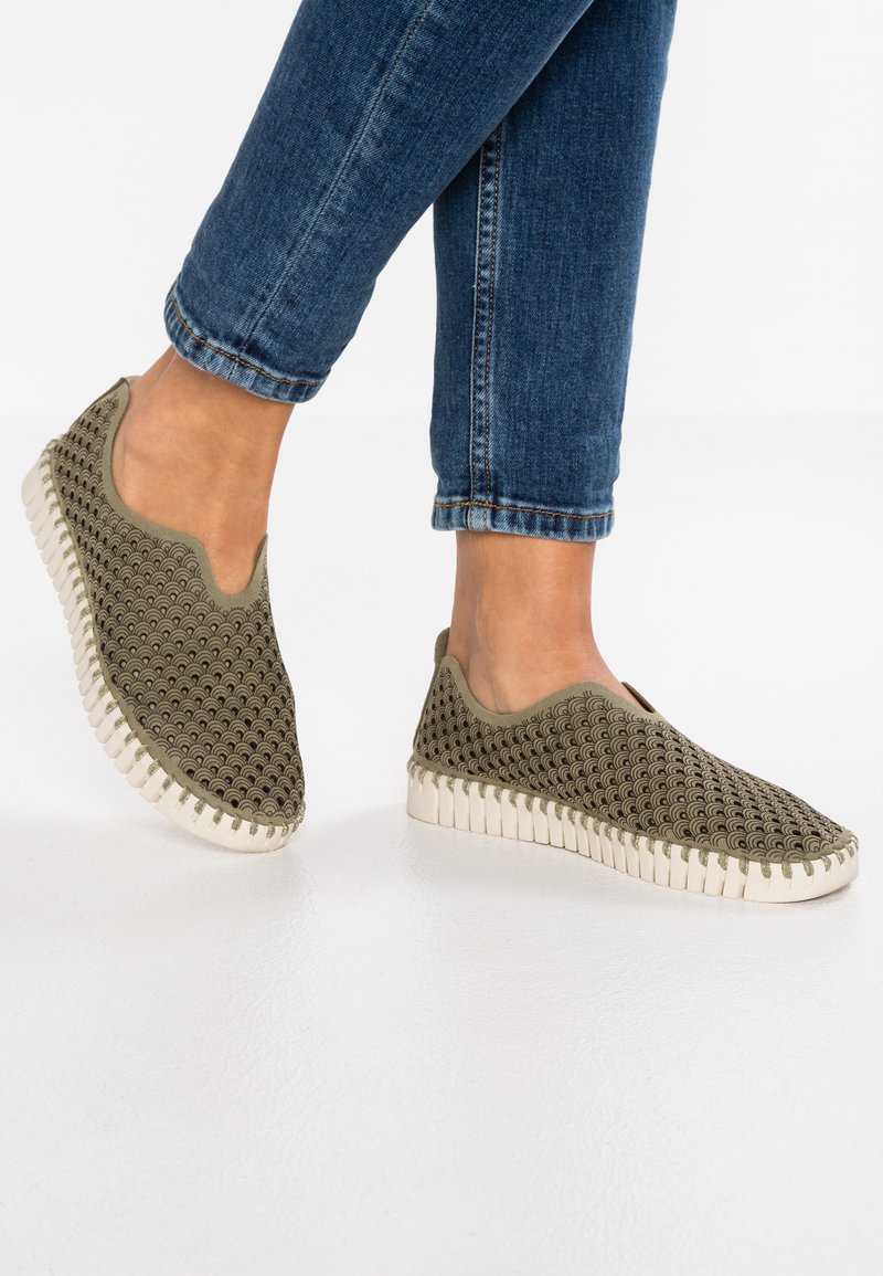 Ilse Jacobsen TULIP - Slipper - laurel green/türkis - Zalando.at