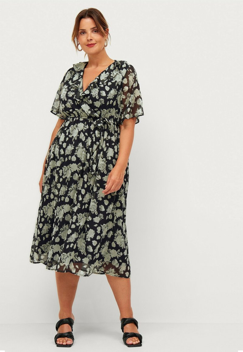 Ellos Plus collection PETRA - Vestido informal - grun/verde - Zalando.es