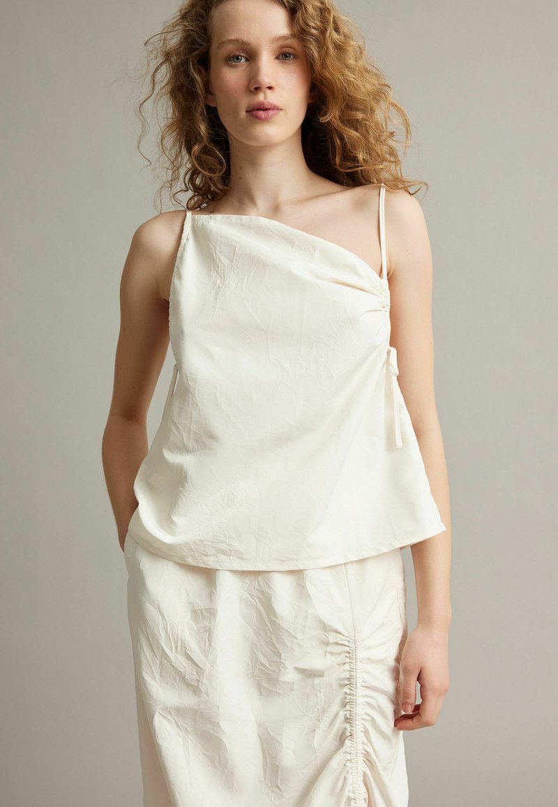 kay/day TANK TOP WITH DRAPERY DETAILS - Top - white/weiß - Zalando
