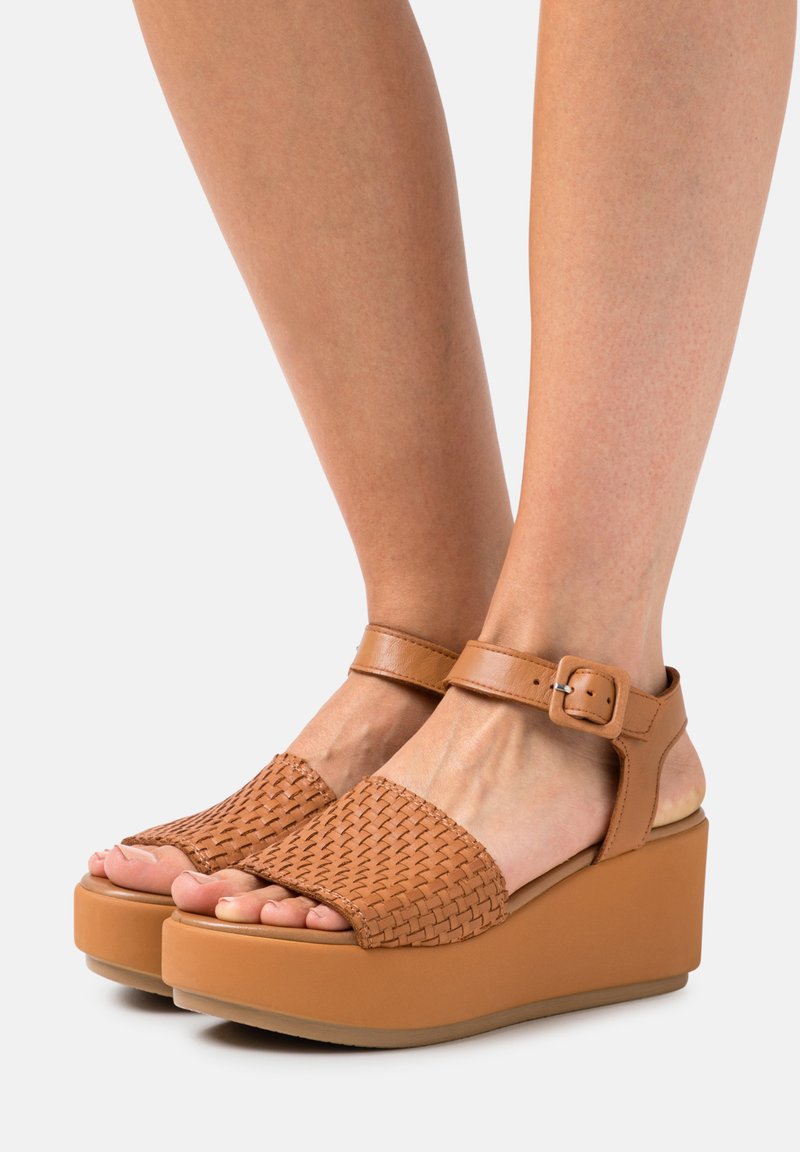 Inuovo Sandály Na Klínu Coconut Ccn Okrová Zalando Cz