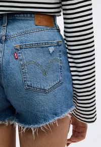 Levi's® 501® CURVE - Denim shorts - en masse/blue denim - Zalando.ie