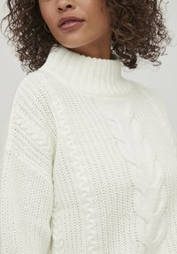 VILA Strickpullover - white alyssum/weiß - Zalando.de