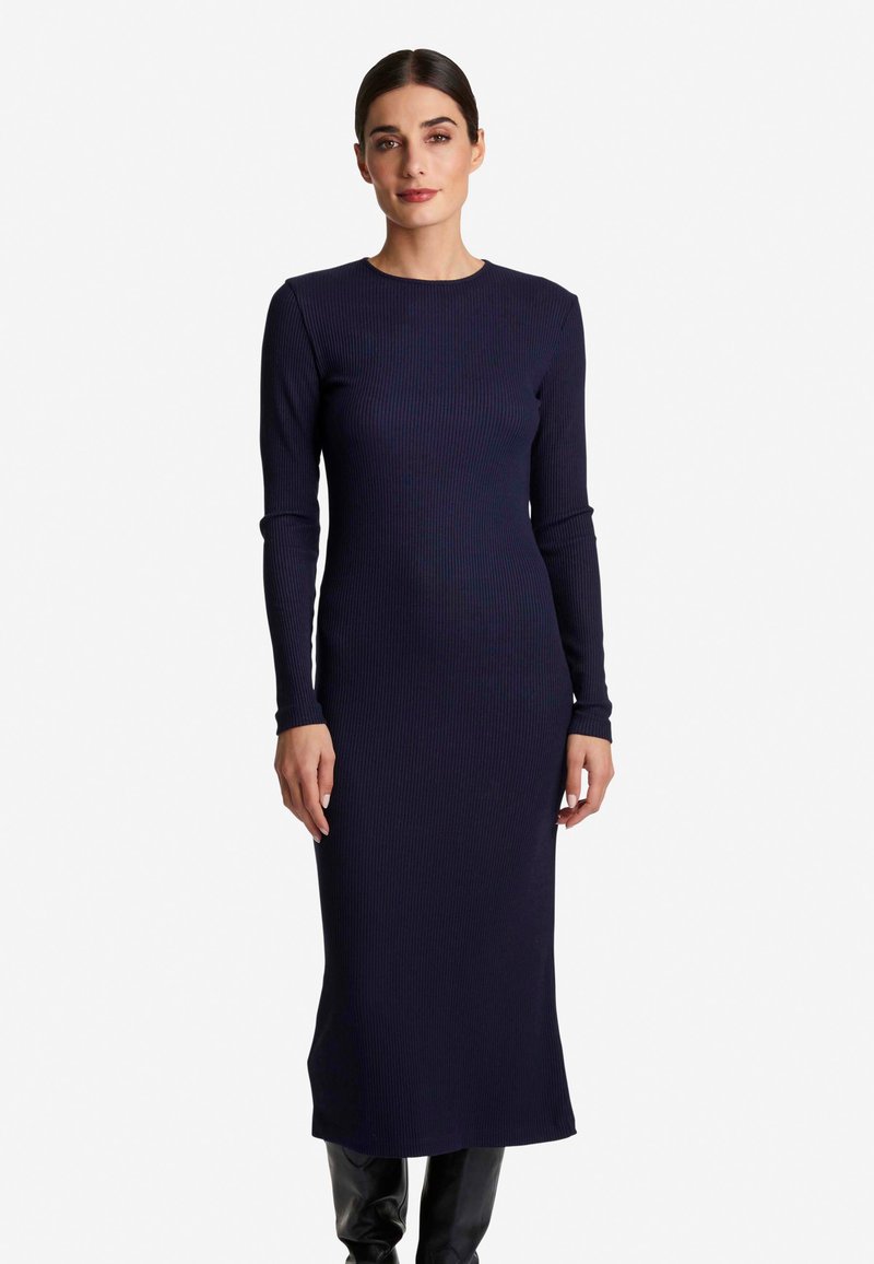 Rich & Royal MIT RUNDHALSAUSSCHNITT - Robe pull - midnight blue/bleu ...