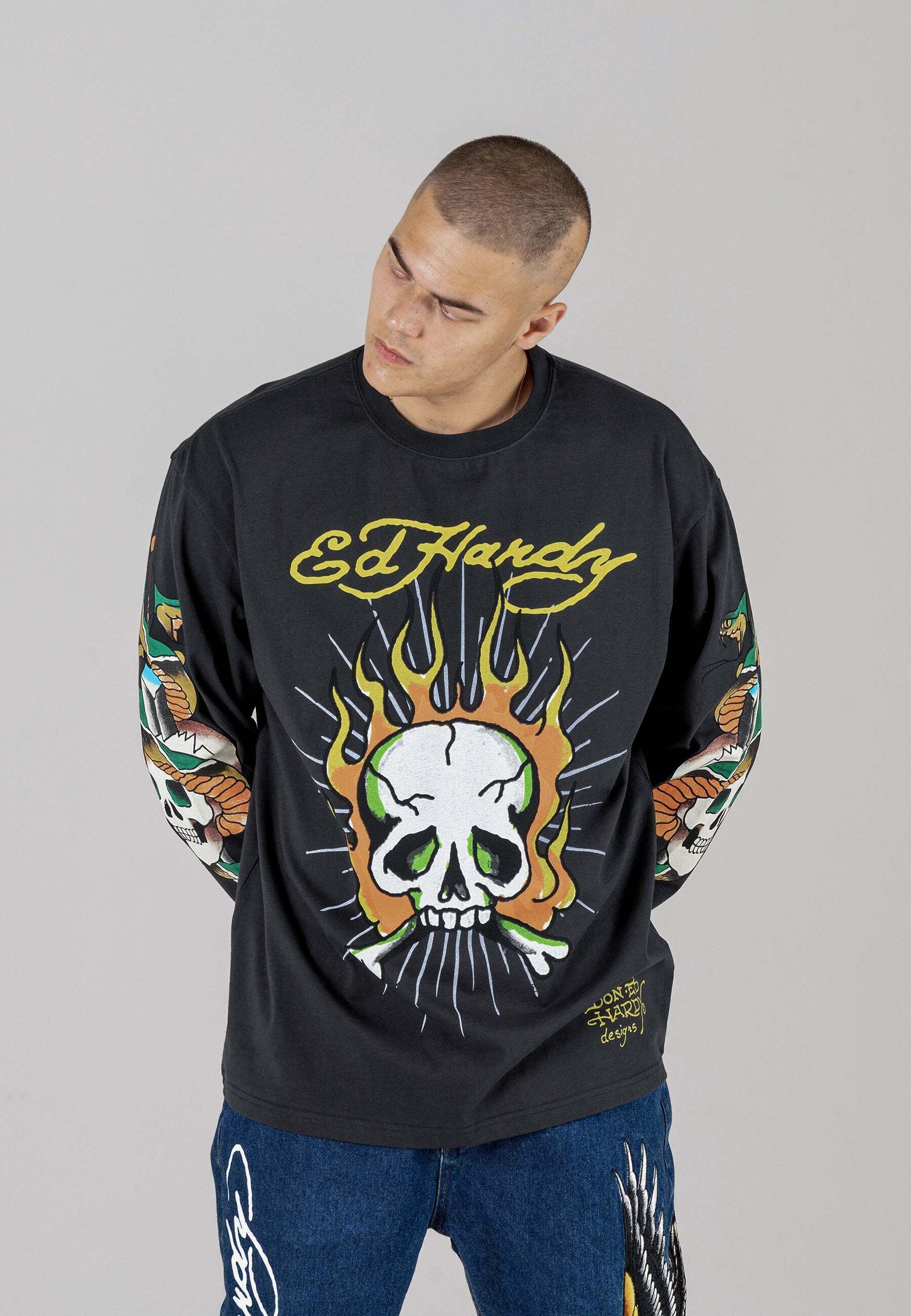 Wellenförmig Golden Hauptstadt ed hardy trička Elternteil Sozial ...