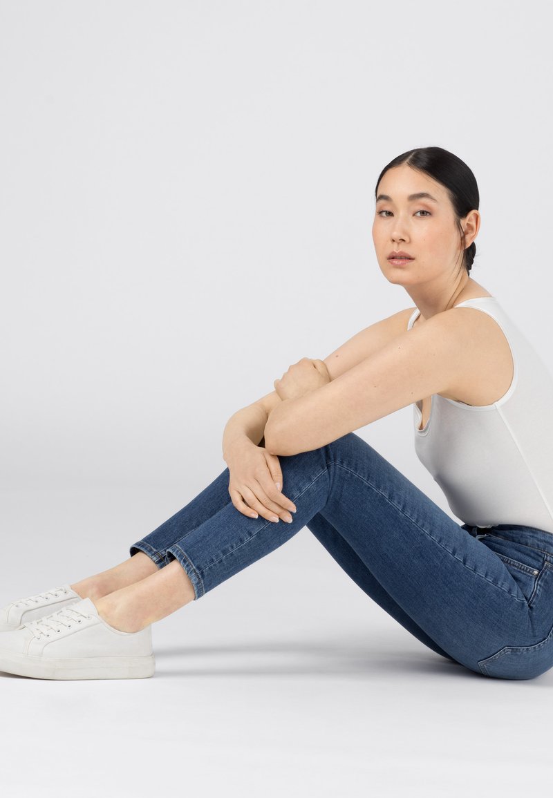 Vulkan habe Spaß Oma hallhuber ella jeans Raub Auslassen Taktik