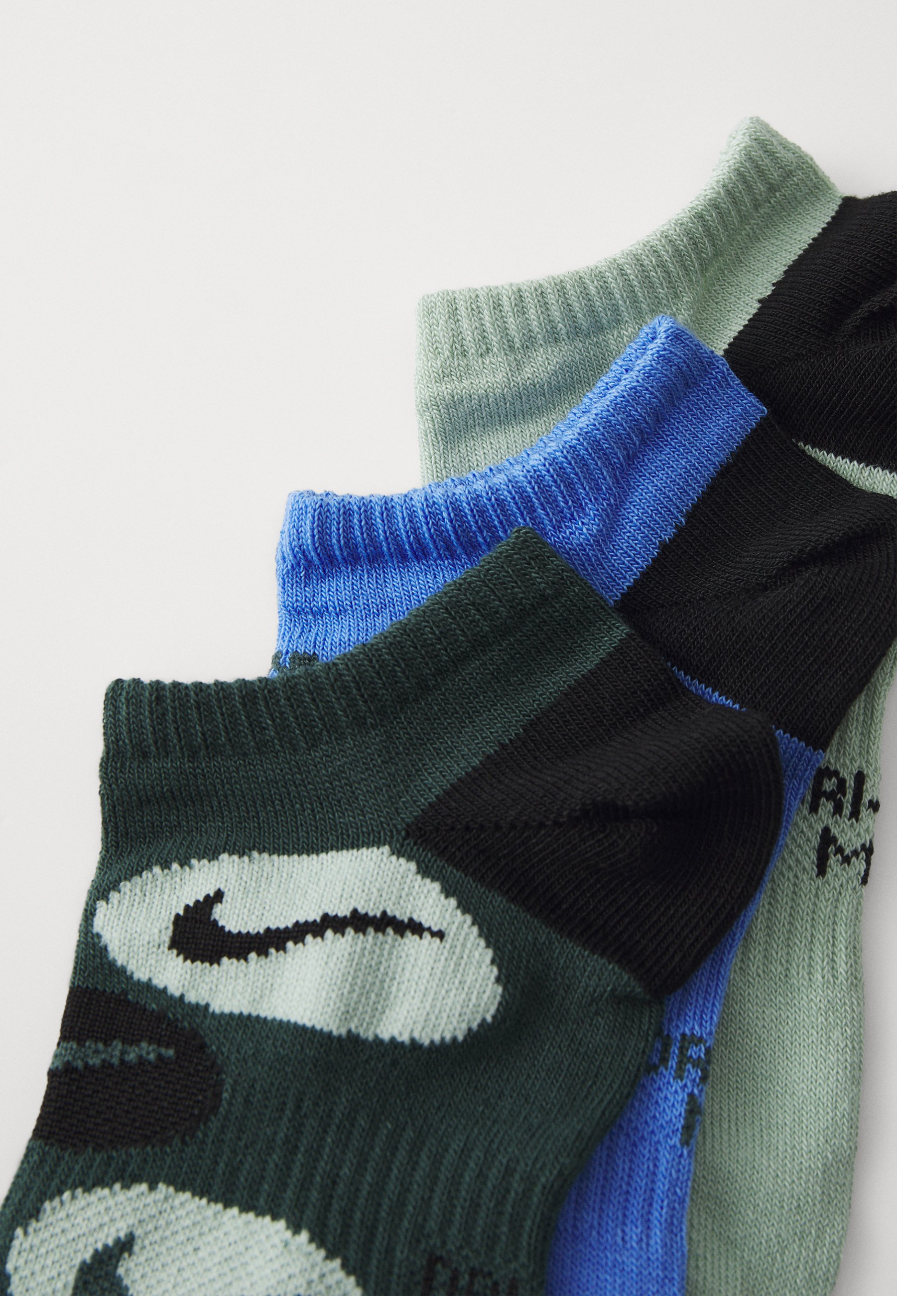 Girls nike socks store