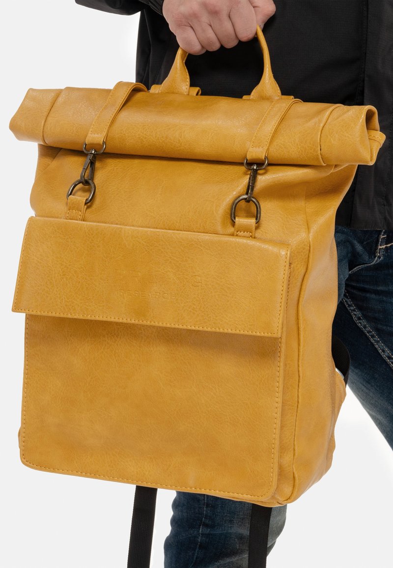 Herling LANDER - Mochila - mustard yellow/amarillo oscuro - Zalando.es