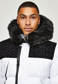 Glorious Gangsta VALLOR SHORT PUFFER JACKET - Veste d'hiver - optic ...