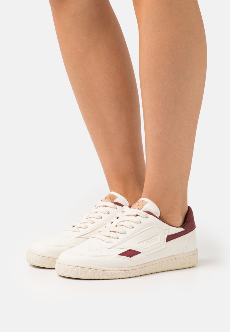 Saye MODELO - Sneakers - garnet/hvid - Zalando.dk