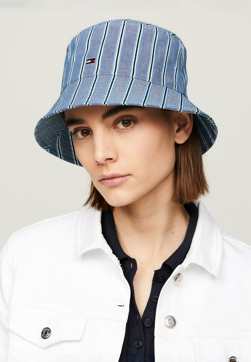 Tommy Hilfiger ESSENTIAL FLAG EMBROIDERY BUCKET - Hut - space blue stripes/blau - Zalando.ch