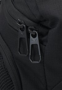 Puma BASKETBALL PRO BACKPACK - Ruksak - black/white/čierna - Zalando.sk