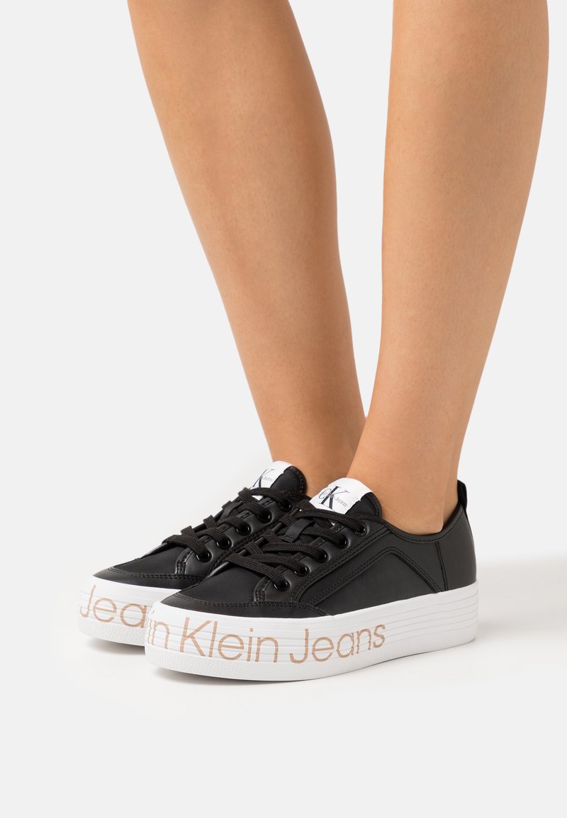 Calvin Klein Jeans WRAP AROUND LOGO - Trainers - black - Zalando.co.uk