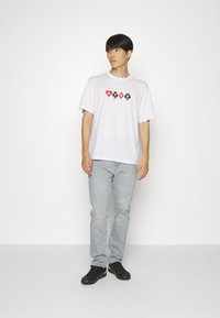 HUGO DOOBER - Camiseta estampada - white/blanco - Zalando.es