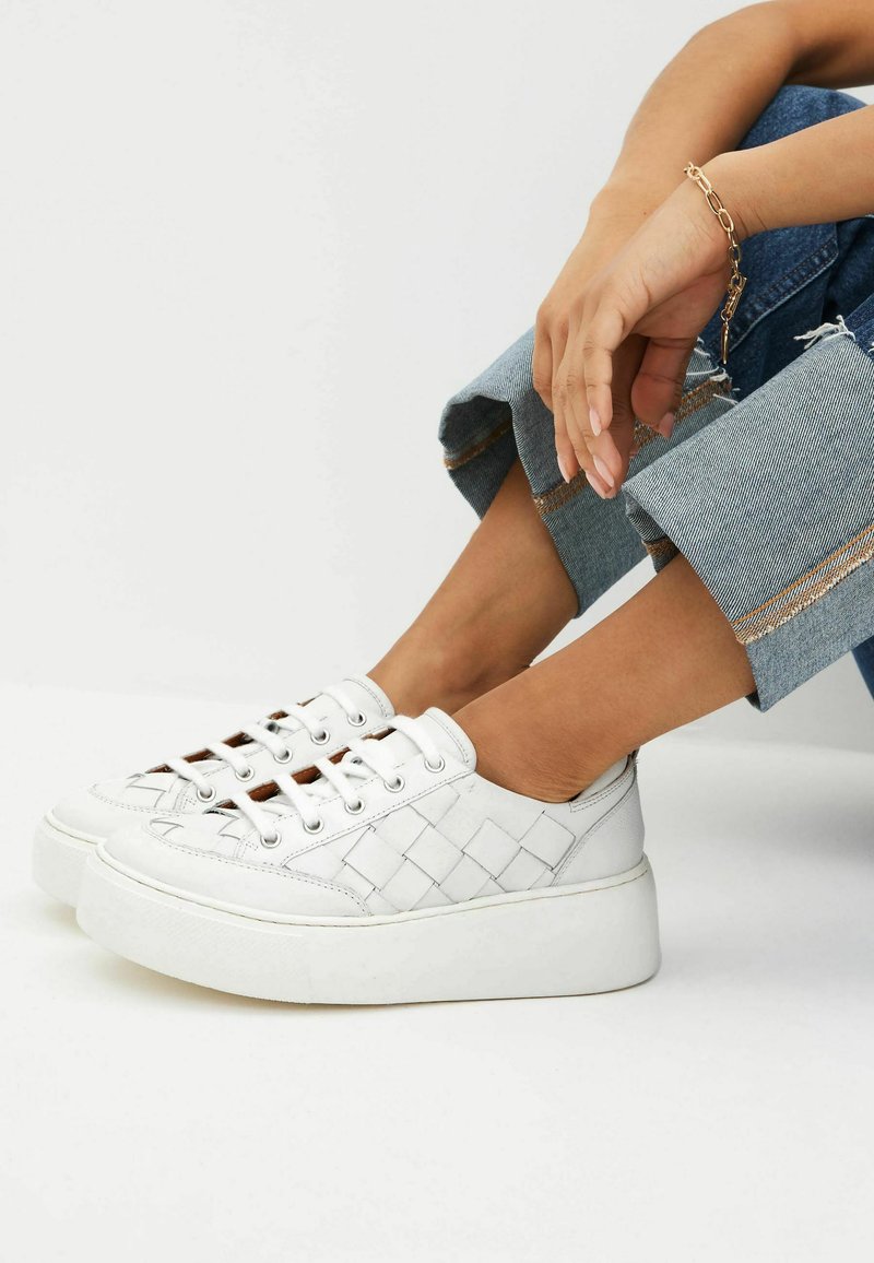 Next SIGNATURE FOREVER COMFORT WEAVE CHUNKY - Tenisky - white/bílá ...