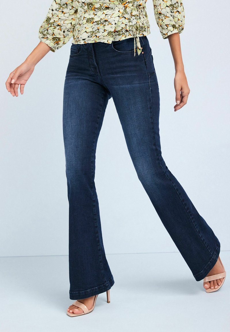 Next LIFT SHAPE - Flared Jeans - inky blue/blue - Zalando.de