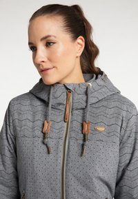PAVLA LONG Chaqueta Ragwear Nuggie Chevron Para Mujer - Negro Chaquetas ...