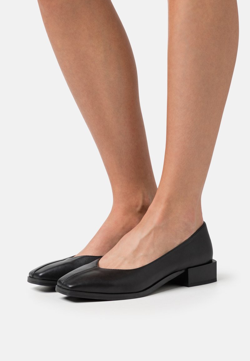 Bianco Biadiana Square Geranium Ballet Pumps Black Zalando Ie