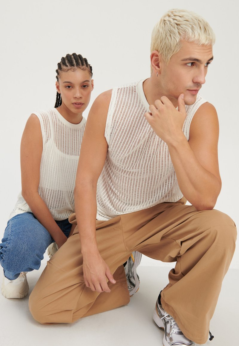 YOURTURN UNISEX - Top - off-white/beige - Zalando.de