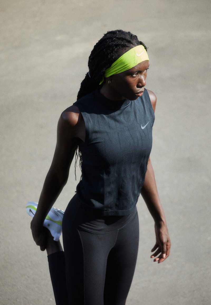 Nike Performance RUN TANK - Top - black - Zalando.co.uk