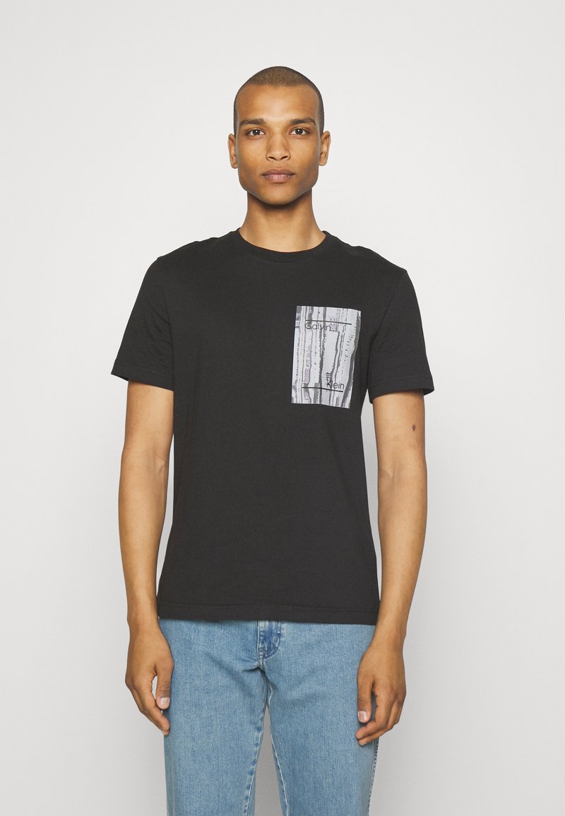 Calvin Klein CONCRETE CHEST - T-Shirt print - ck black/schwarz - Zalando.de