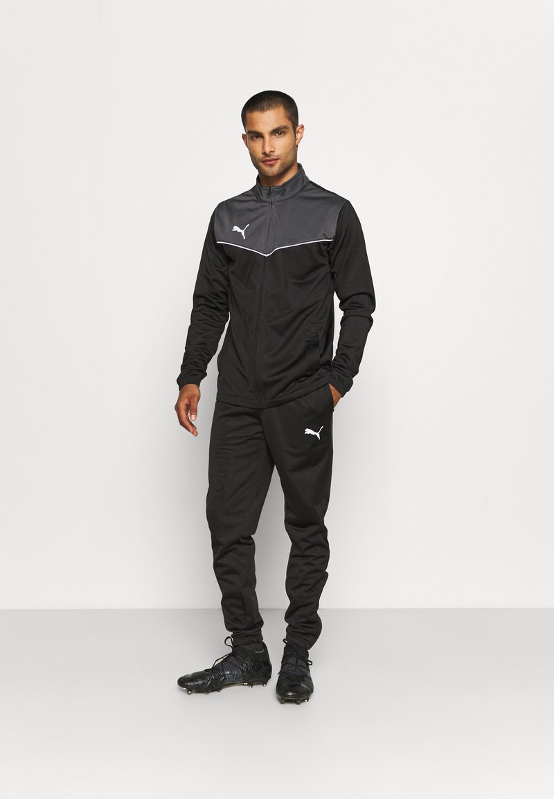 Puma INDIVIDUALRISE TRACKSUIT - Tuta - black/asphalt/nero - Zalando.it