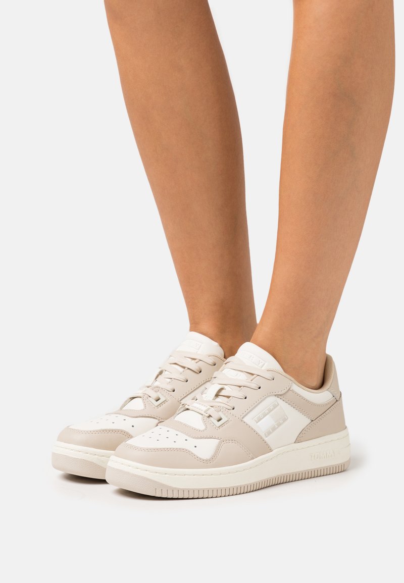 Tommy Jeans RETRO WMN FANCY - Trainers - classic beige/beige - Zalando.ie