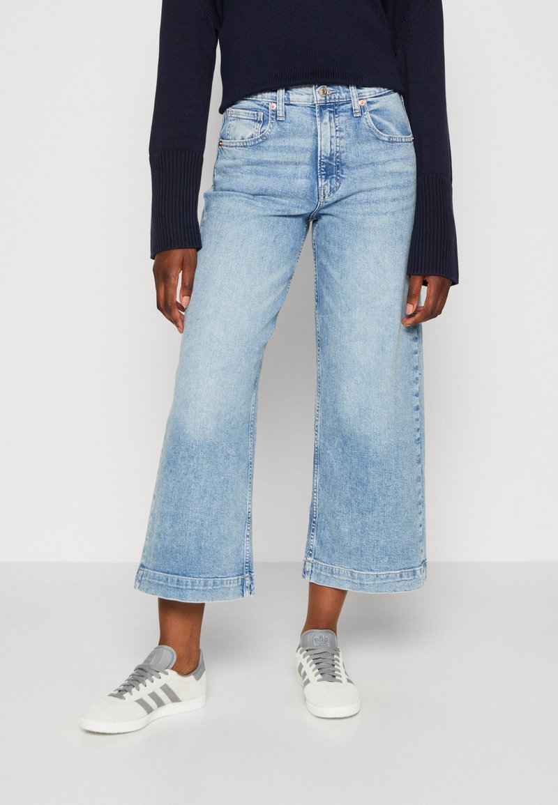 GAP WIDE LEG CROP JAMES - Relaxed fit jeans - light wash/light-blue ...