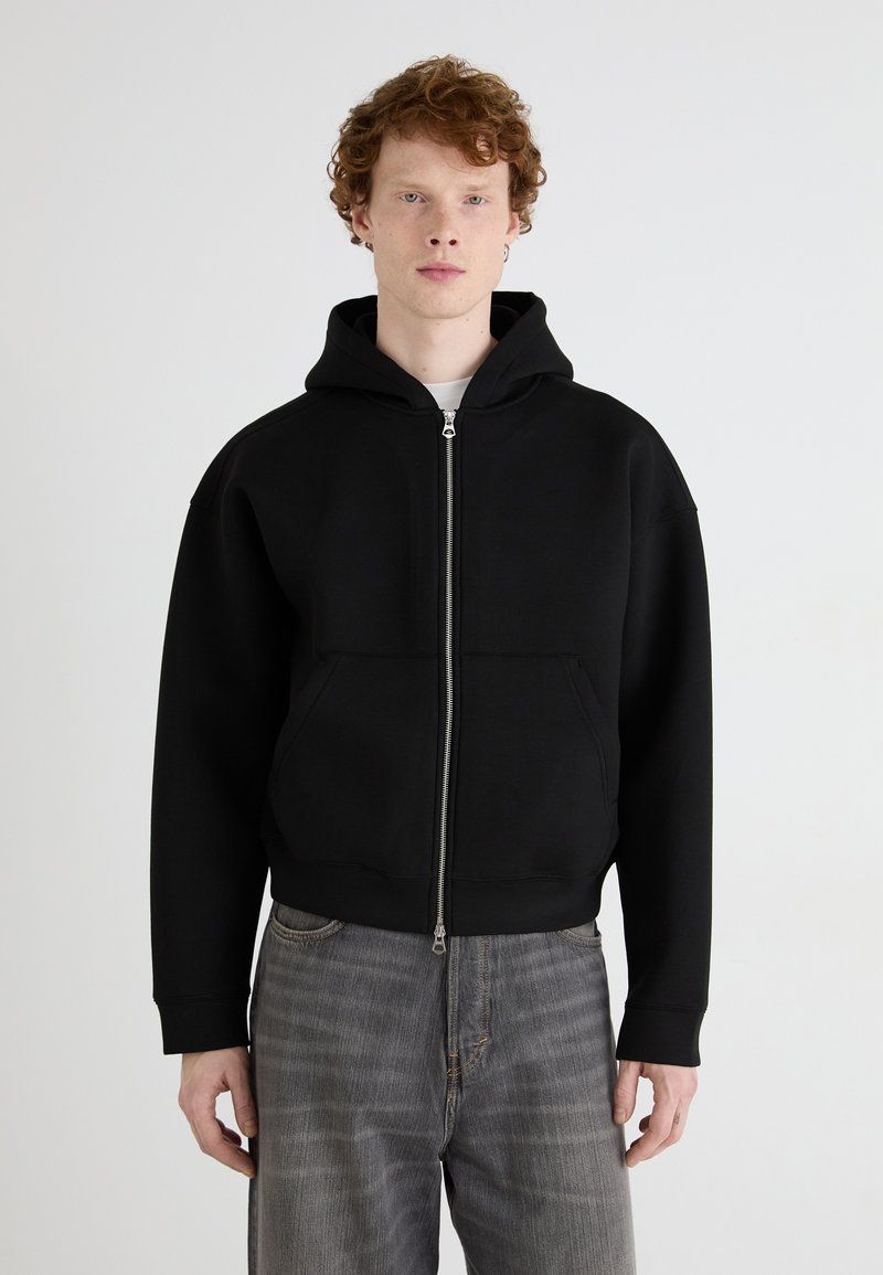 Weekday SIMON ZIP HOODIE - Vetoketjullinen college - black/musta ...