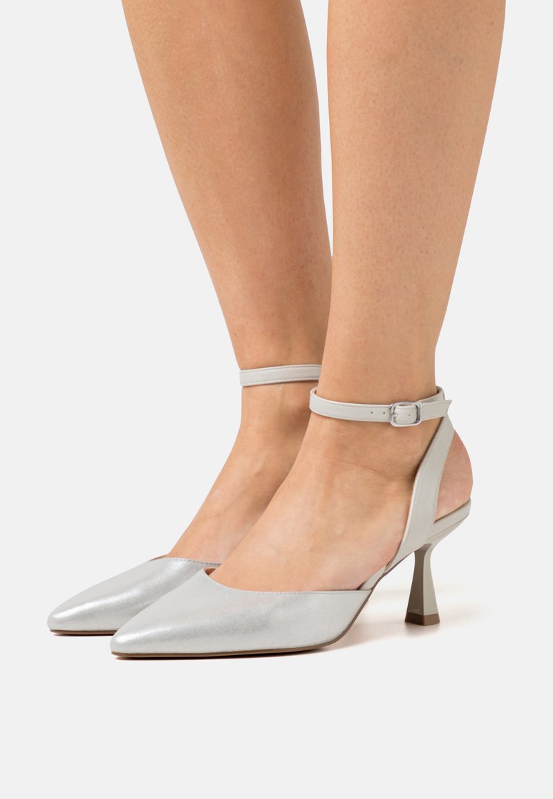 Bullboxer Pumps - silver/silberfarben - Zalando.at