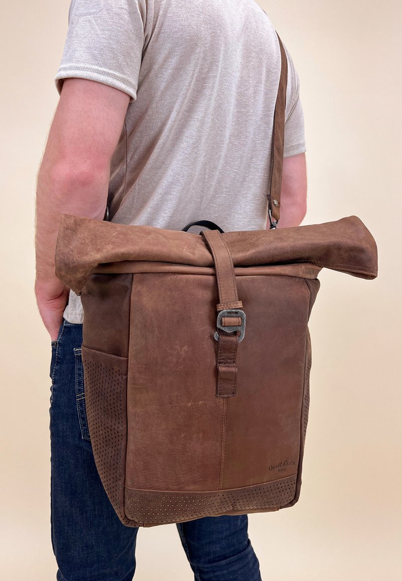 Gusti Leder HARRY S. - Sonstige Accessoires - braun/braun meliert ...