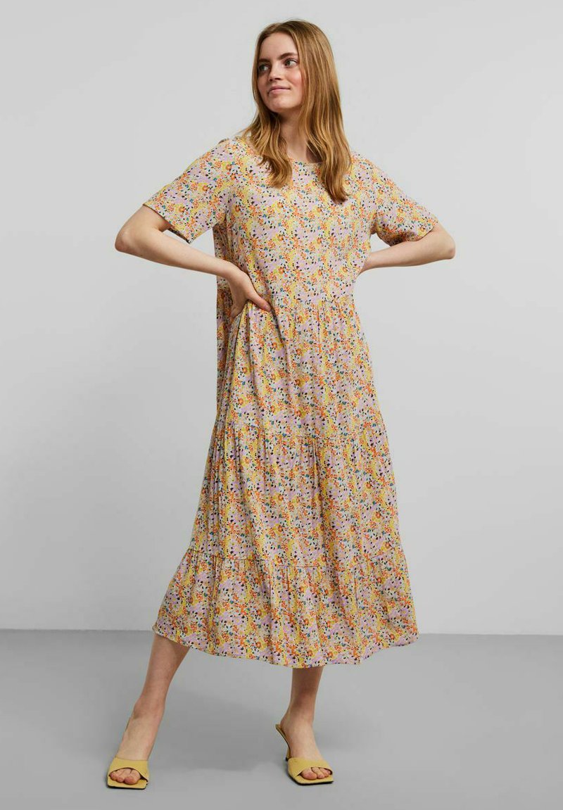 Pieces PCMY - Freizeitkleid - golden kiwi/gelb - Zalando.at